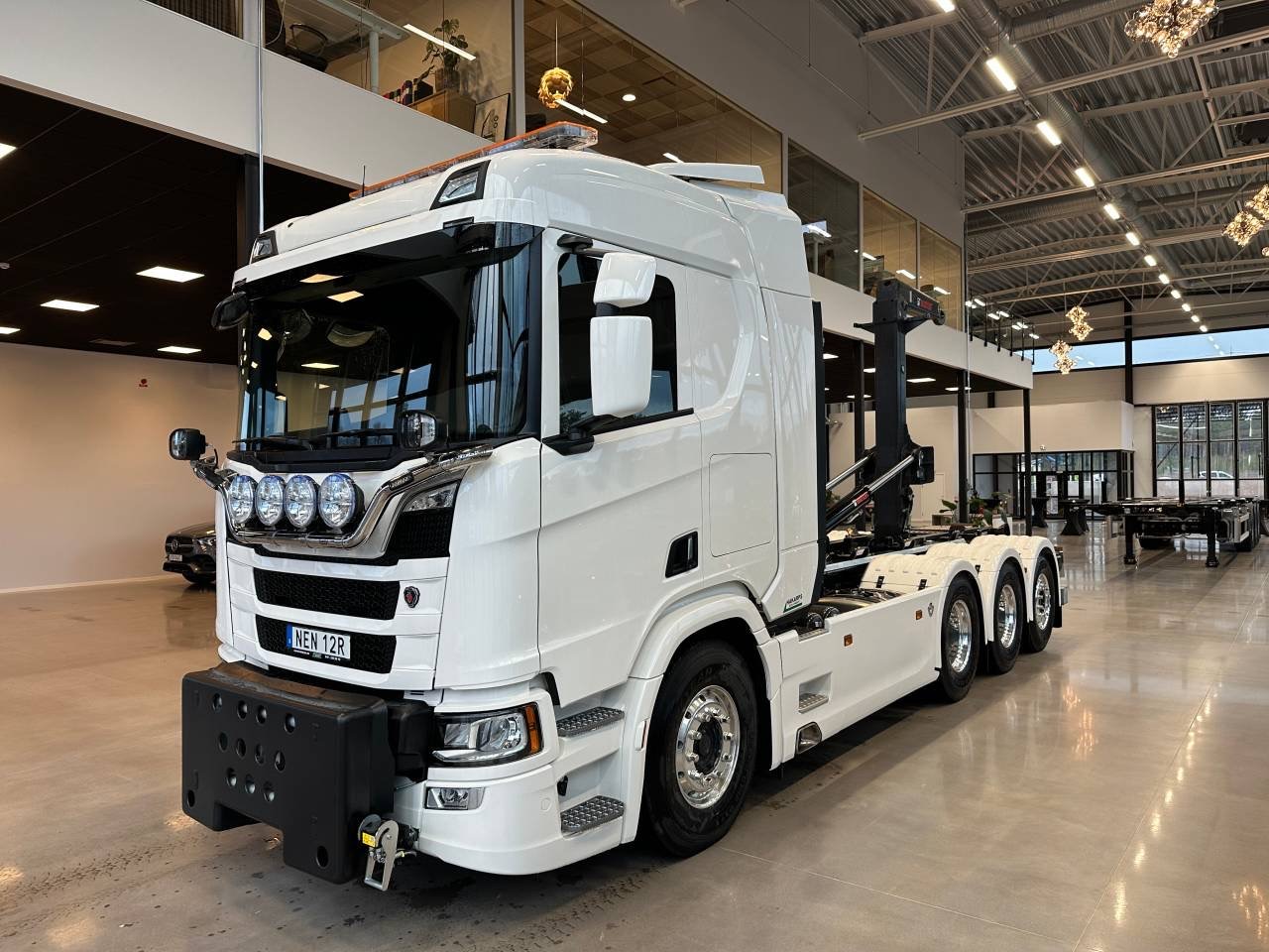 Scania R530 Tridem LVX fullt plogutrustad Hiab 24 tons – Hakarps Equipment