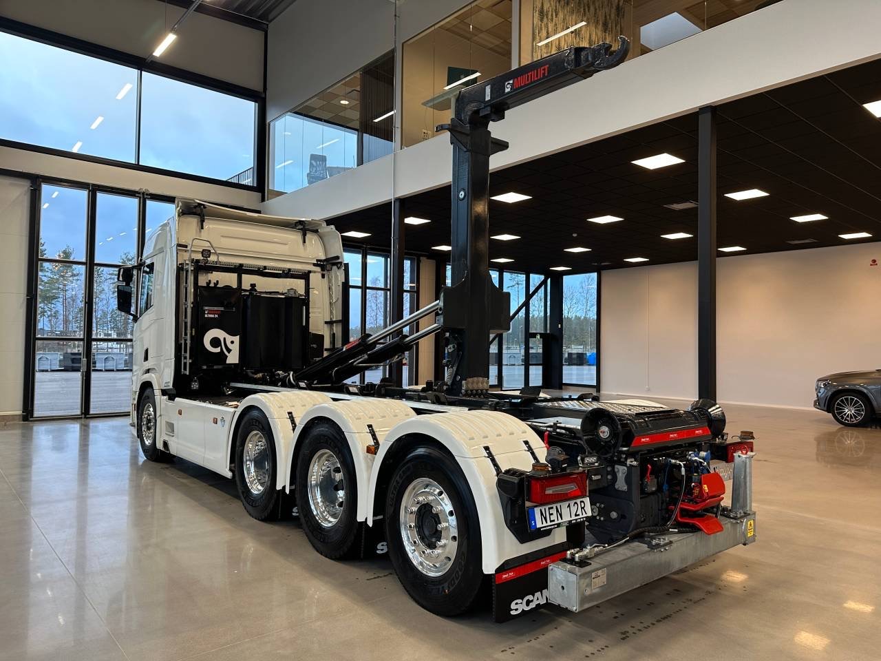 Scania R530 Tridem LVX fullt plogutrustad Hiab 24 tons – Hakarps Equipment