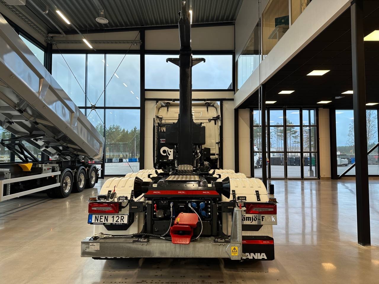 Scania R530 Tridem LVX fullt plogutrustad Hiab 24 tons – Hakarps Equipment